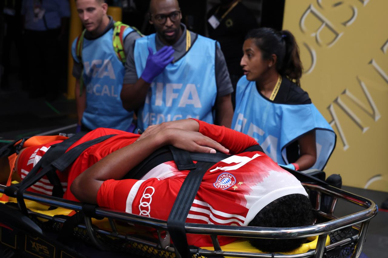 Kompany gives update on Musiala’s horror injury: "He had to go to ...