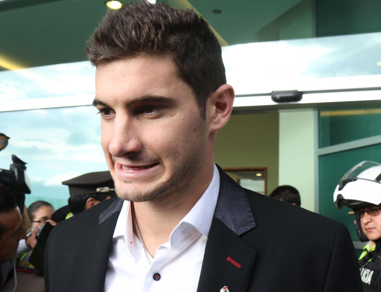 Confirmed: Eintracht sell Alario to Brazilian side linked with Borré