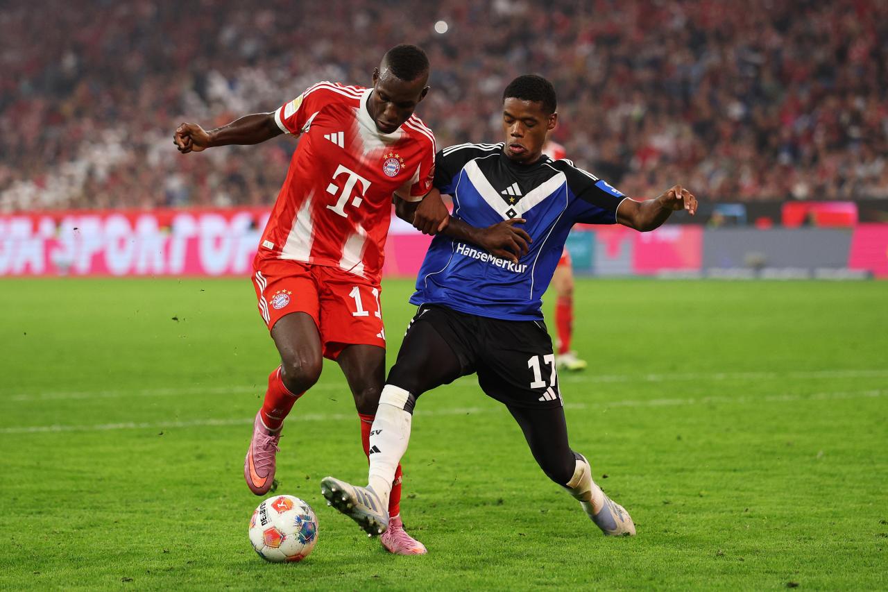 HSV sign centre-back permanently
