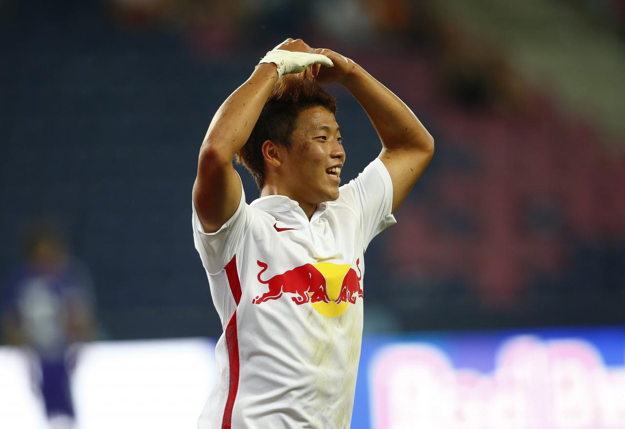 Hwang joins Wolves permanently