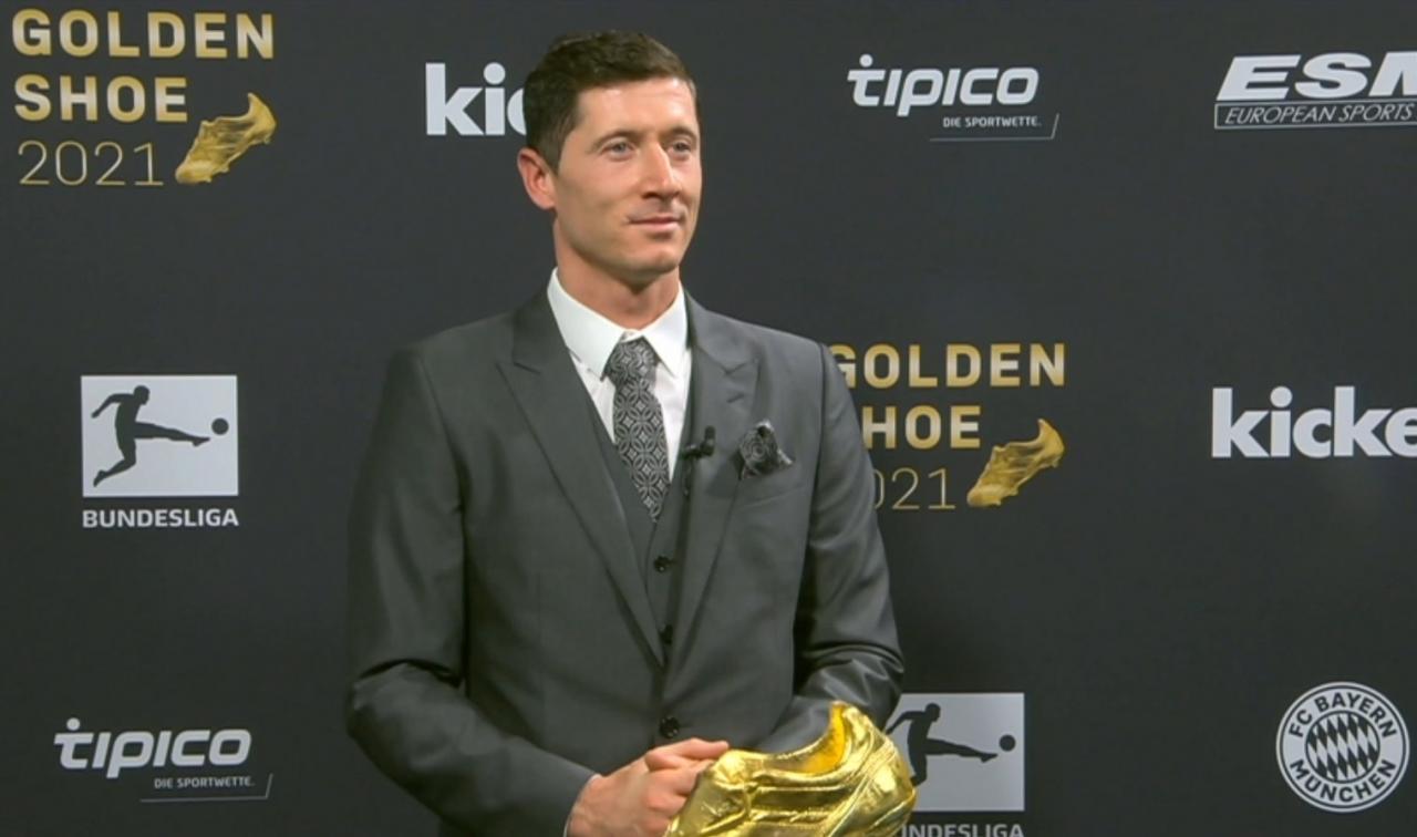 Watch: Lewandowski reacts to winning Golden Shoe