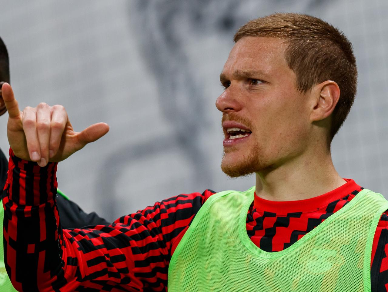 Official: Halstenberg heads back to Hannover