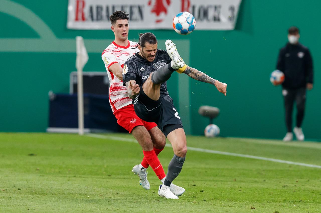 Trimmel hits out at VAR: "I miss the emotion after a goal"