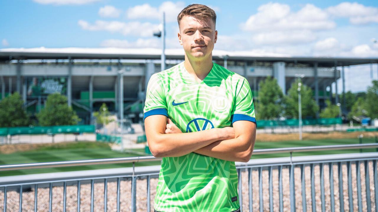 Official: Wolfsburg striker heads to Düsseldorf on loan