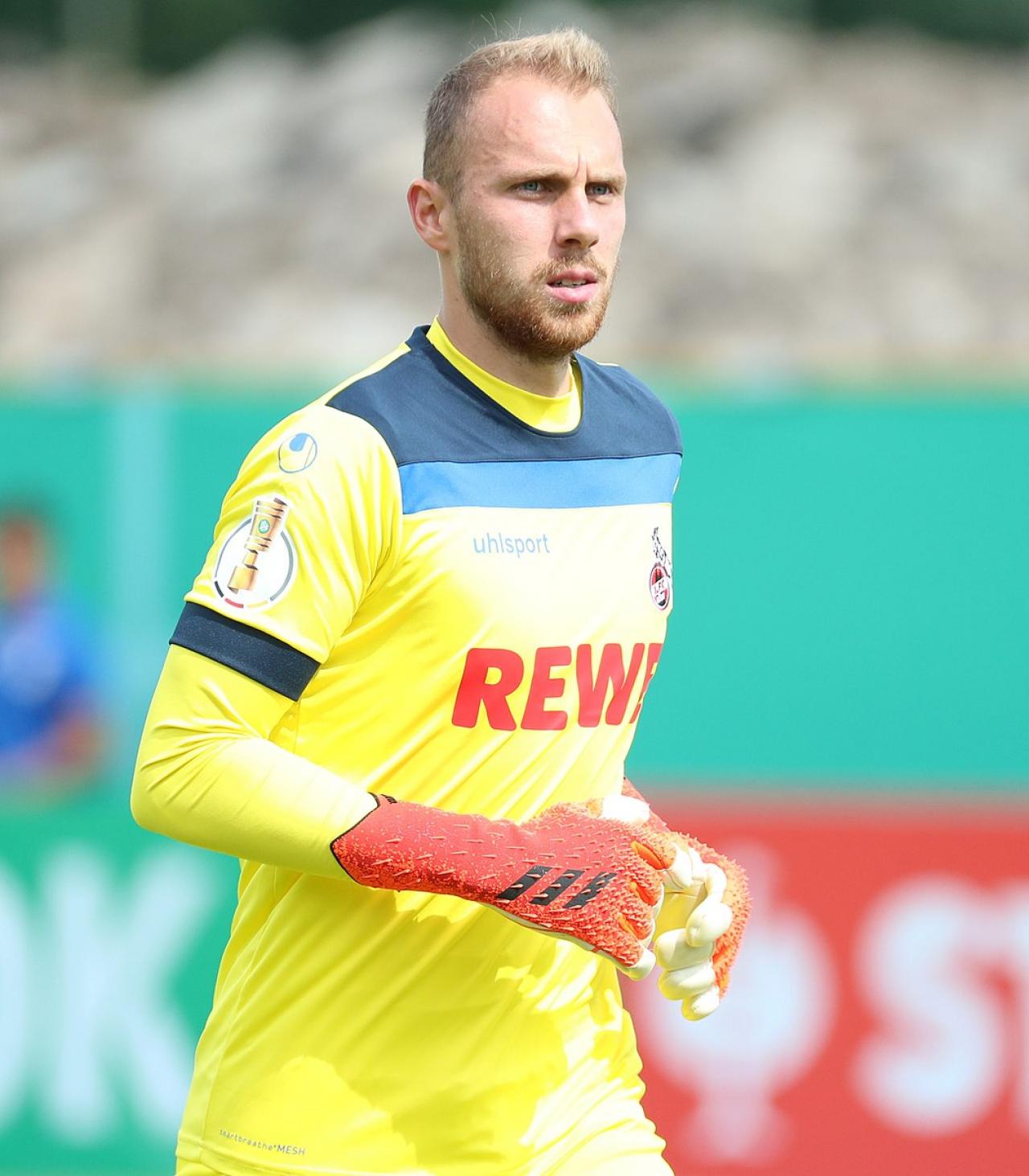 Schalke and Köln play out scoreless draw
