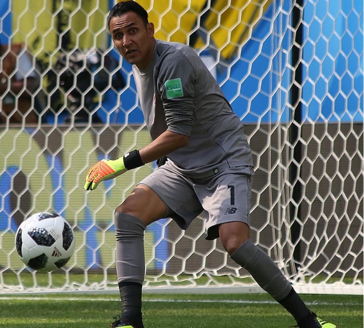 Report: Bayern consider Navas after Neuer's long-term injury