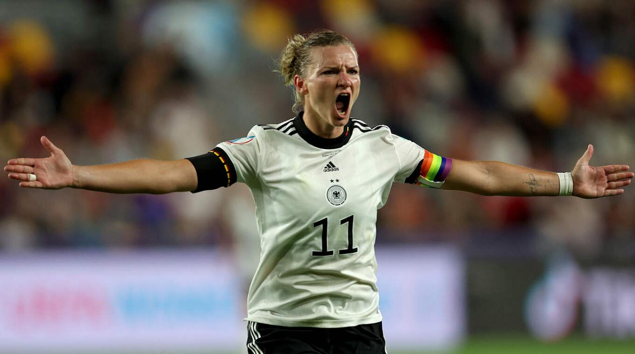 Kicker selects Alexandra Popp as Germany's "Footballing Personality of ...