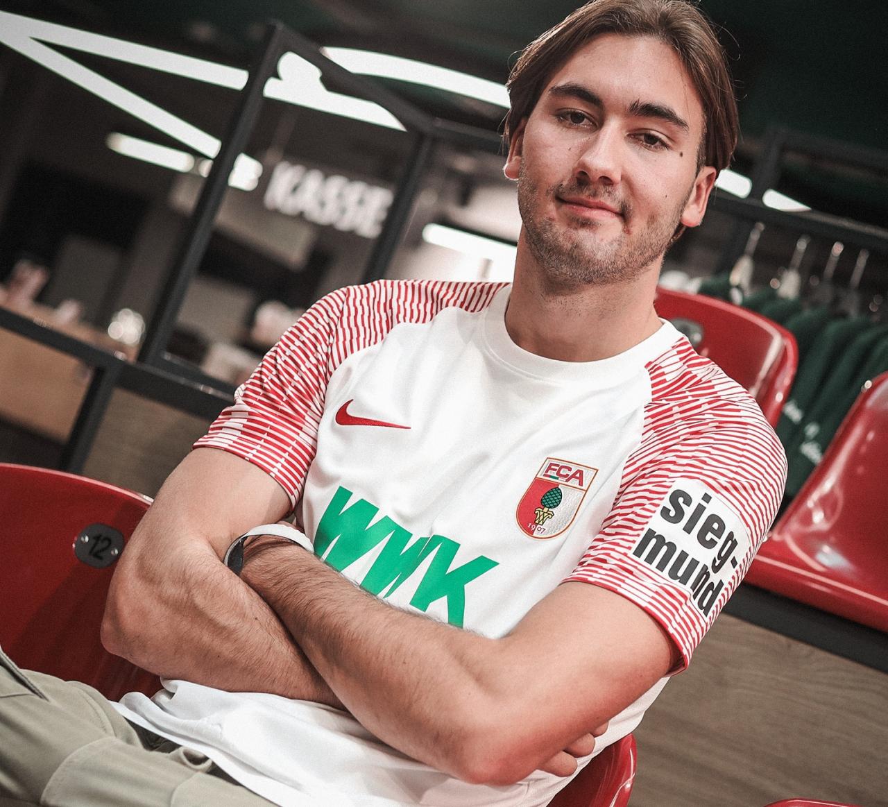 Augsburg confirm Beljo signing
