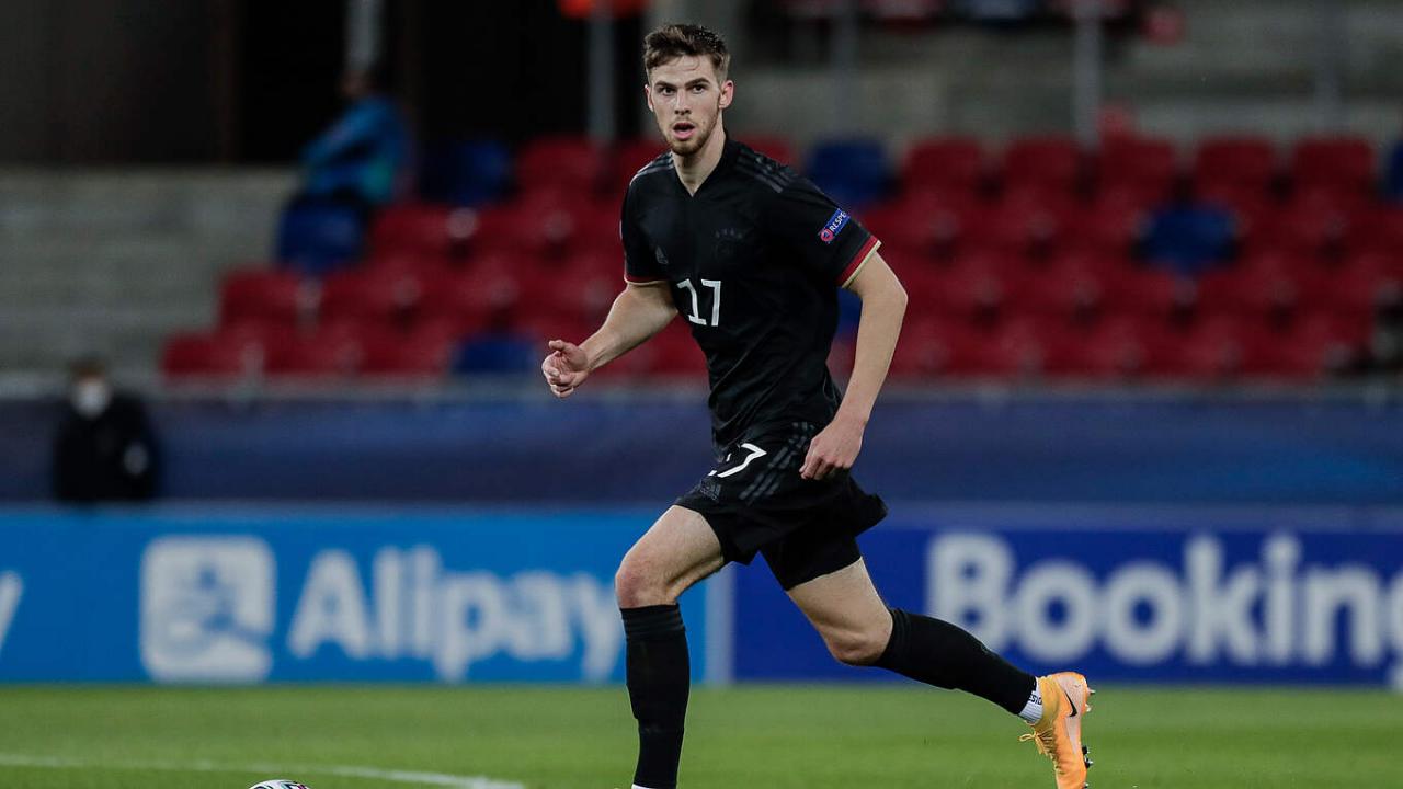 Frankfurt updates: SGE in talks for Koch, Eintracht squeezed out in ...