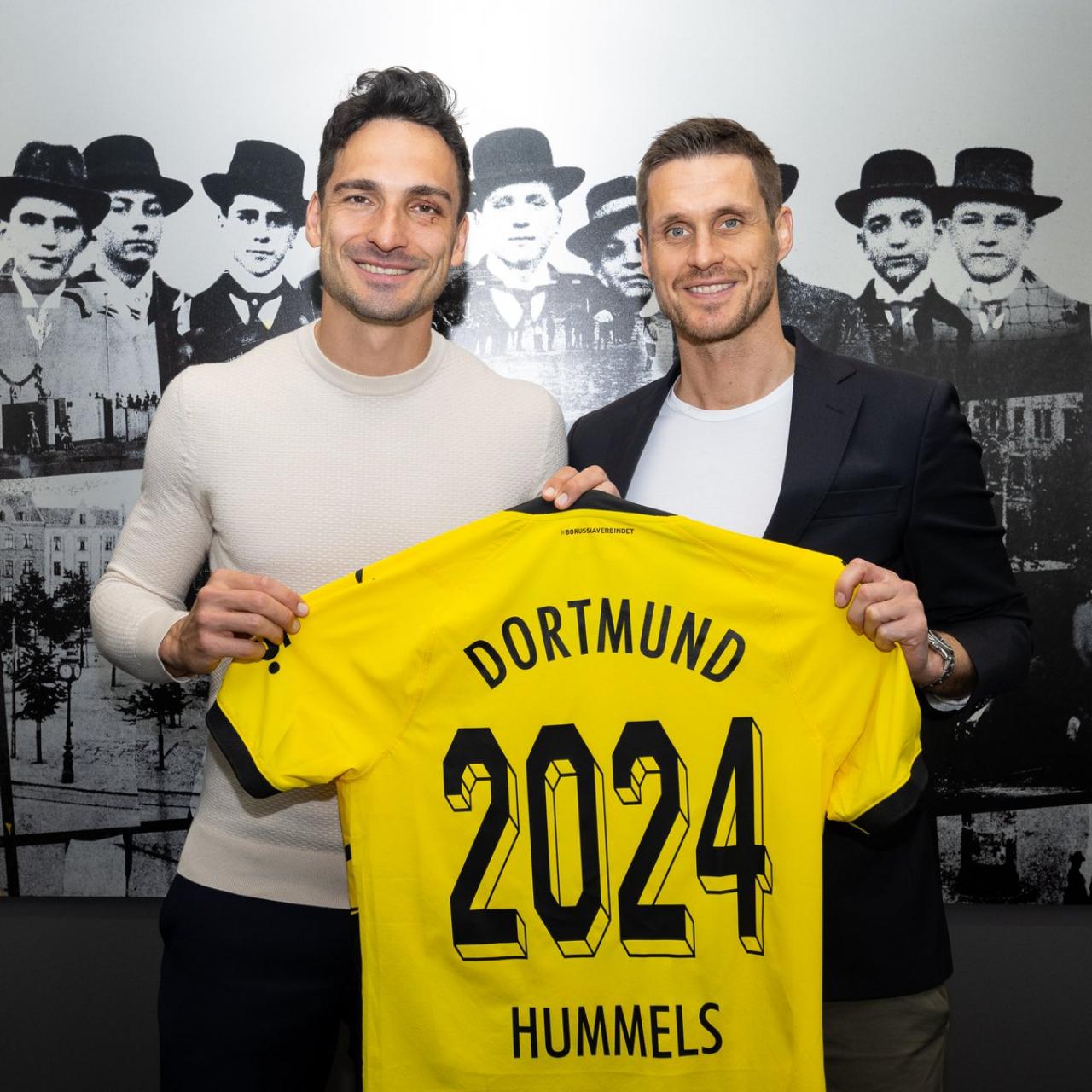 Confirmed: Hummels signs on for another year