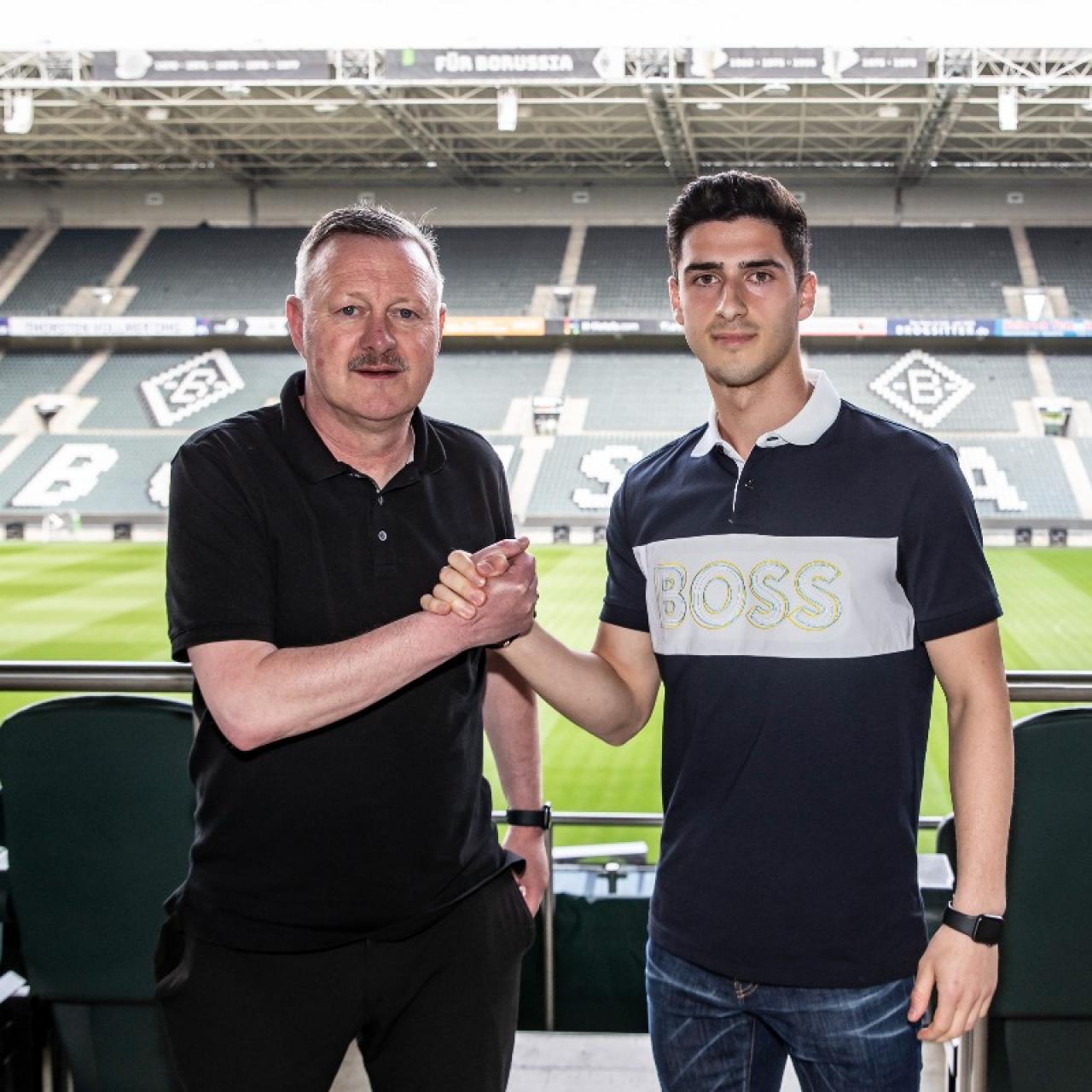 Confirmed: Gladbach sign FCB II striker