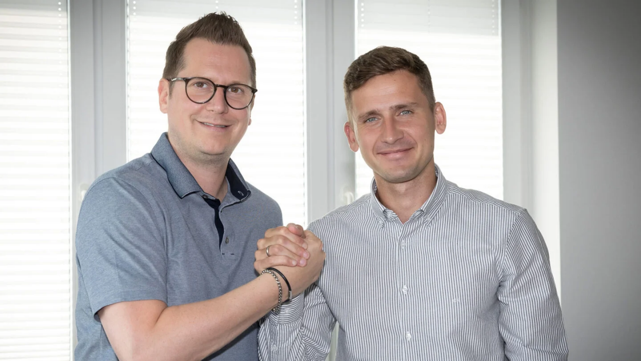 Official: Schalke introduce Seguin as second summer signing