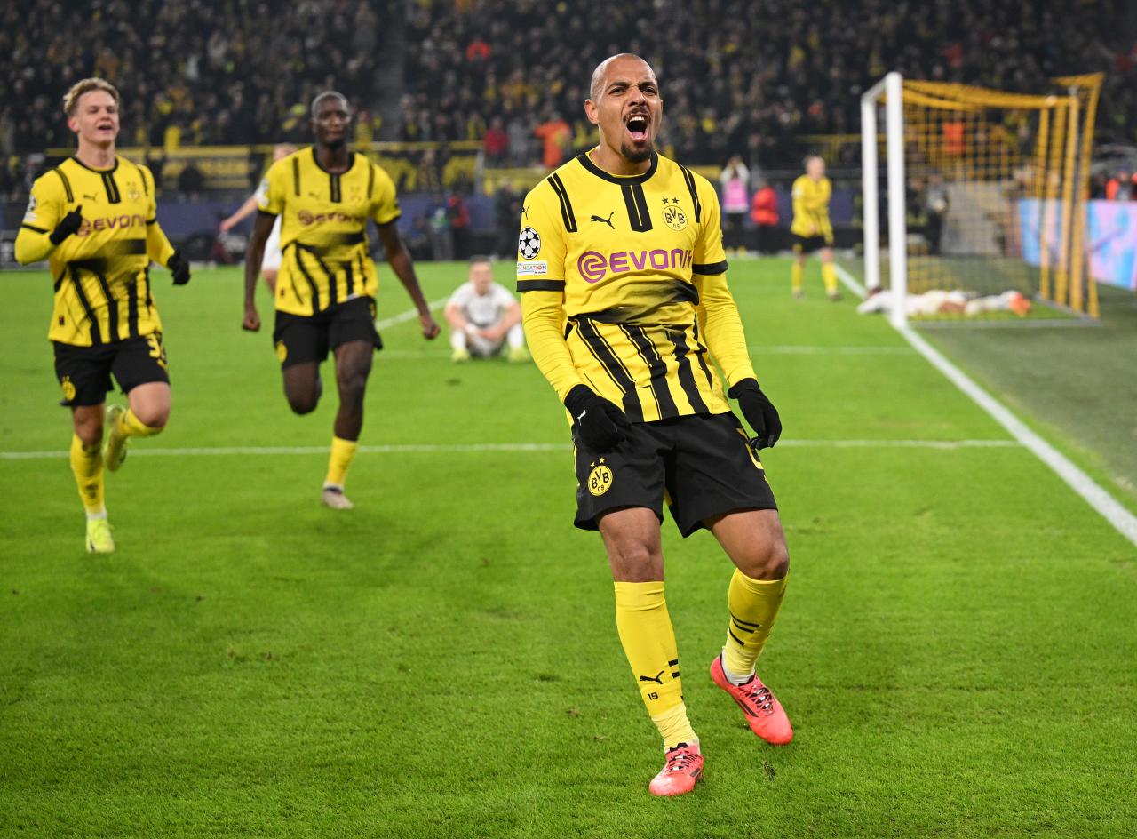 Malen completes Aston Villa move