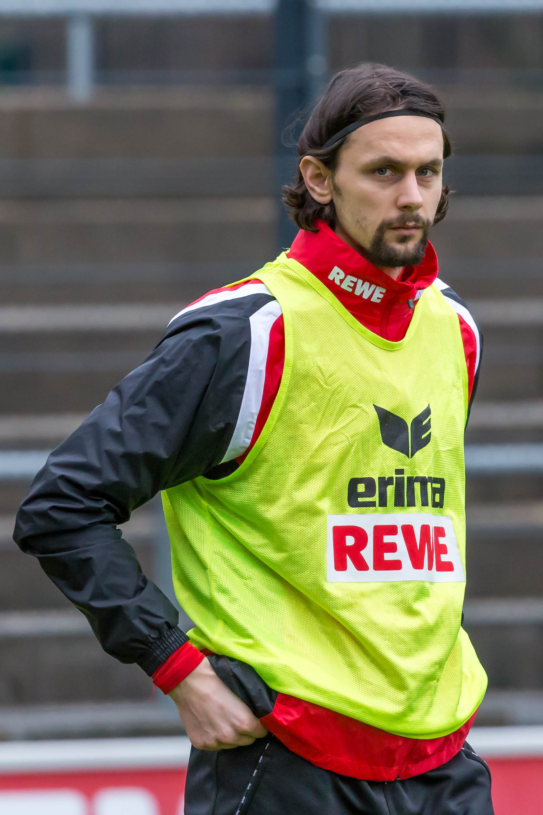 Bundesliga veteran Subotic leaves for Turkey