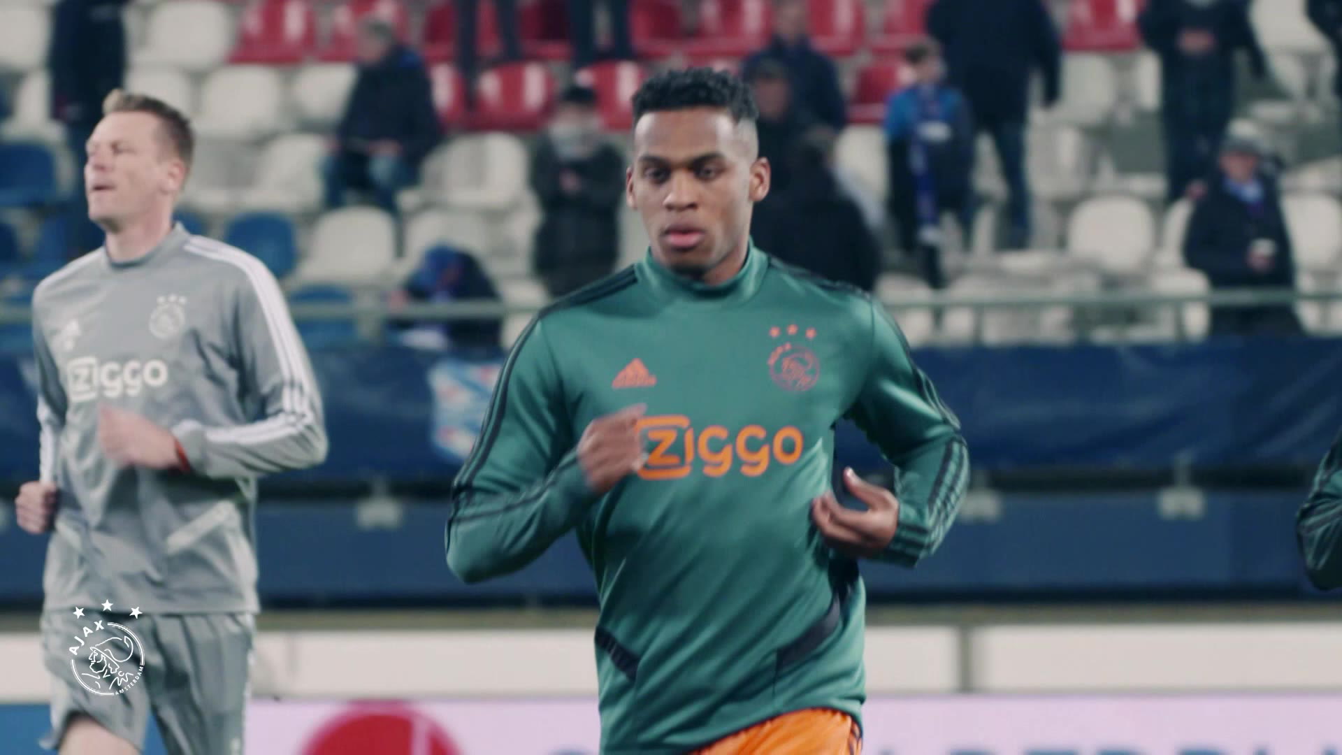 Report: Bayern inquire about Ajax defender