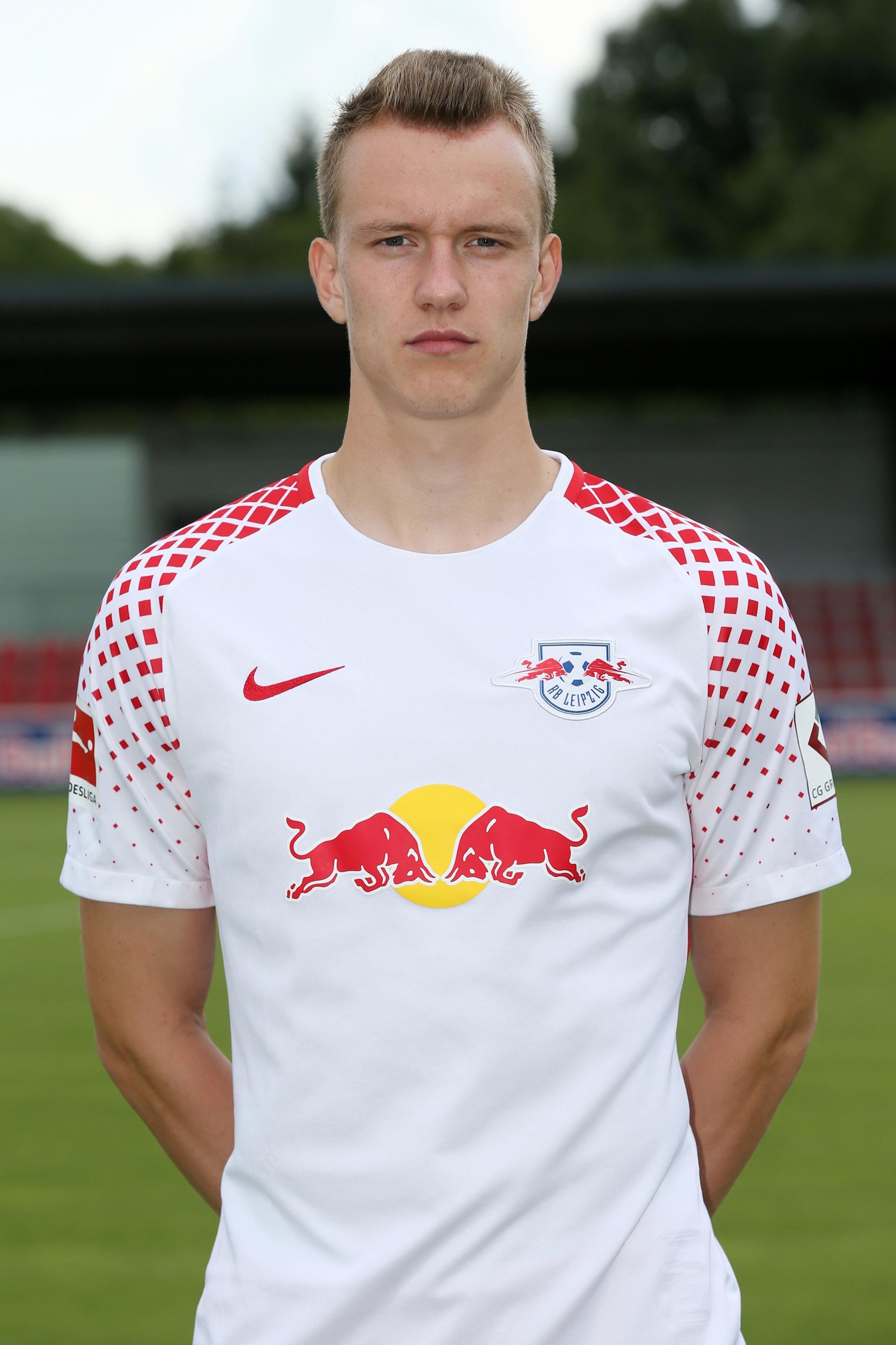 Klostermann suffers muscle tear in PSG match