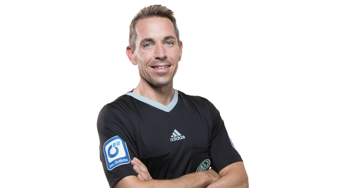 Stieler thanks VAR team for double diving overrule: "A lifesaver!"