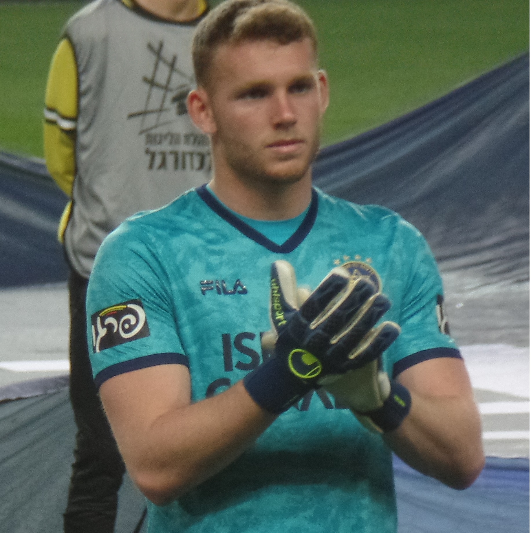 Bayern agree deal to sign new goalkeeper, according to reports